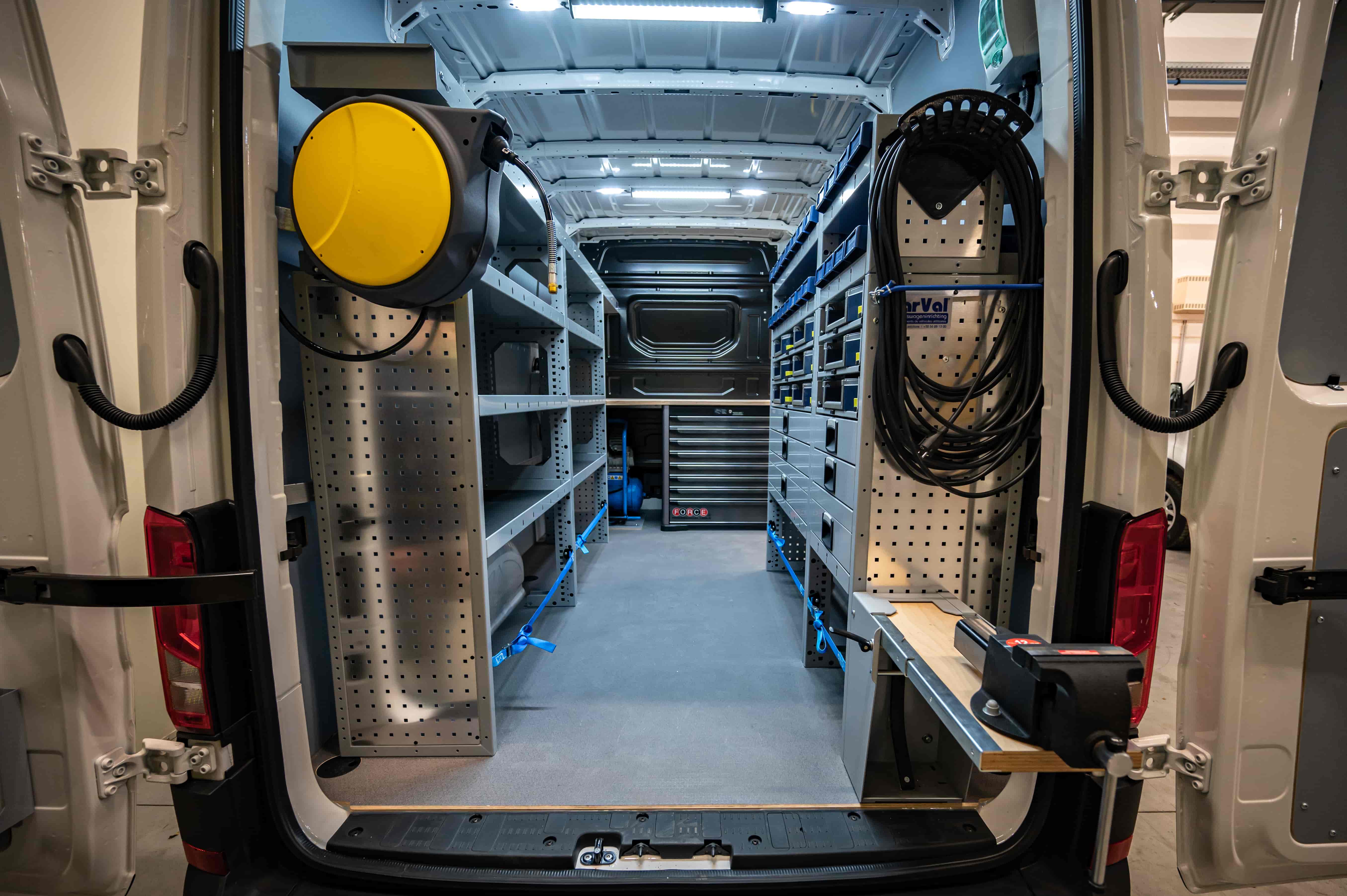 Rekken Heavy Duty | Bedrijfswageninrichting | Carval | Carval